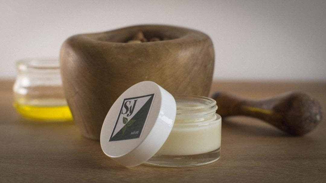 Baumes naturels artisanaux nourrissants et hydratants
